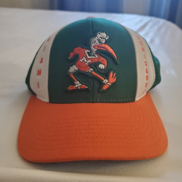 Mitchell & Ness | Accessories | Y2k Miami Hurricanes Snapback Hat ...